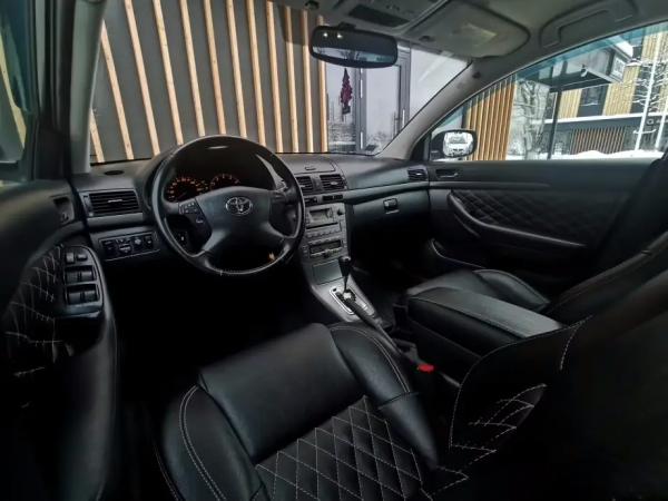 Серый Тойота Авенсис 2006 в Рига, объемом двигателя 1.80 л и пробегом 297 тыс. км за 3850 €, фото 2 на AUTOMOTO.COM.LV