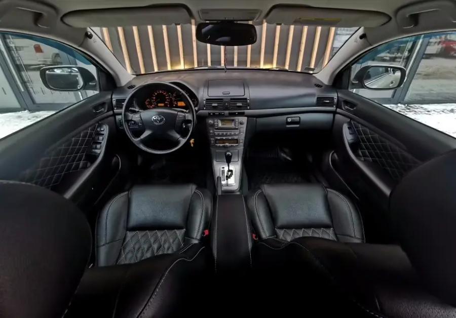 Серый Тойота Авенсис 2006 в Рига, объемом двигателя 1.80 л и пробегом 297 тыс. км за 3850 €, фото 4 на AUTOMOTO.COM.LV