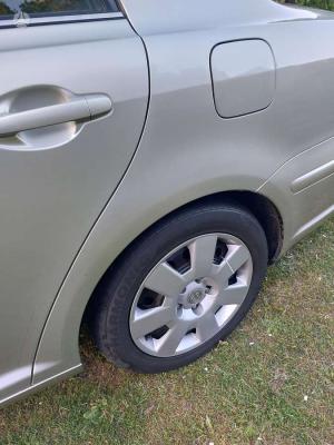 Pelēks Toyota Avensis 2006 Klaipėda, ar dzinēja tilpumu 2.23 L un nobraukumu 202 tūkst. km par 2000 €, foto 5 vietnē AUTOMOTO.COM.LV