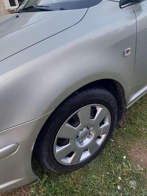 Pelēks Toyota Avensis 2006 Klaipėda, ar dzinēja tilpumu 2.23 L un nobraukumu 202 tūkst. km par 2000 €, foto 5 vietnē AUTOMOTO.COM.LV