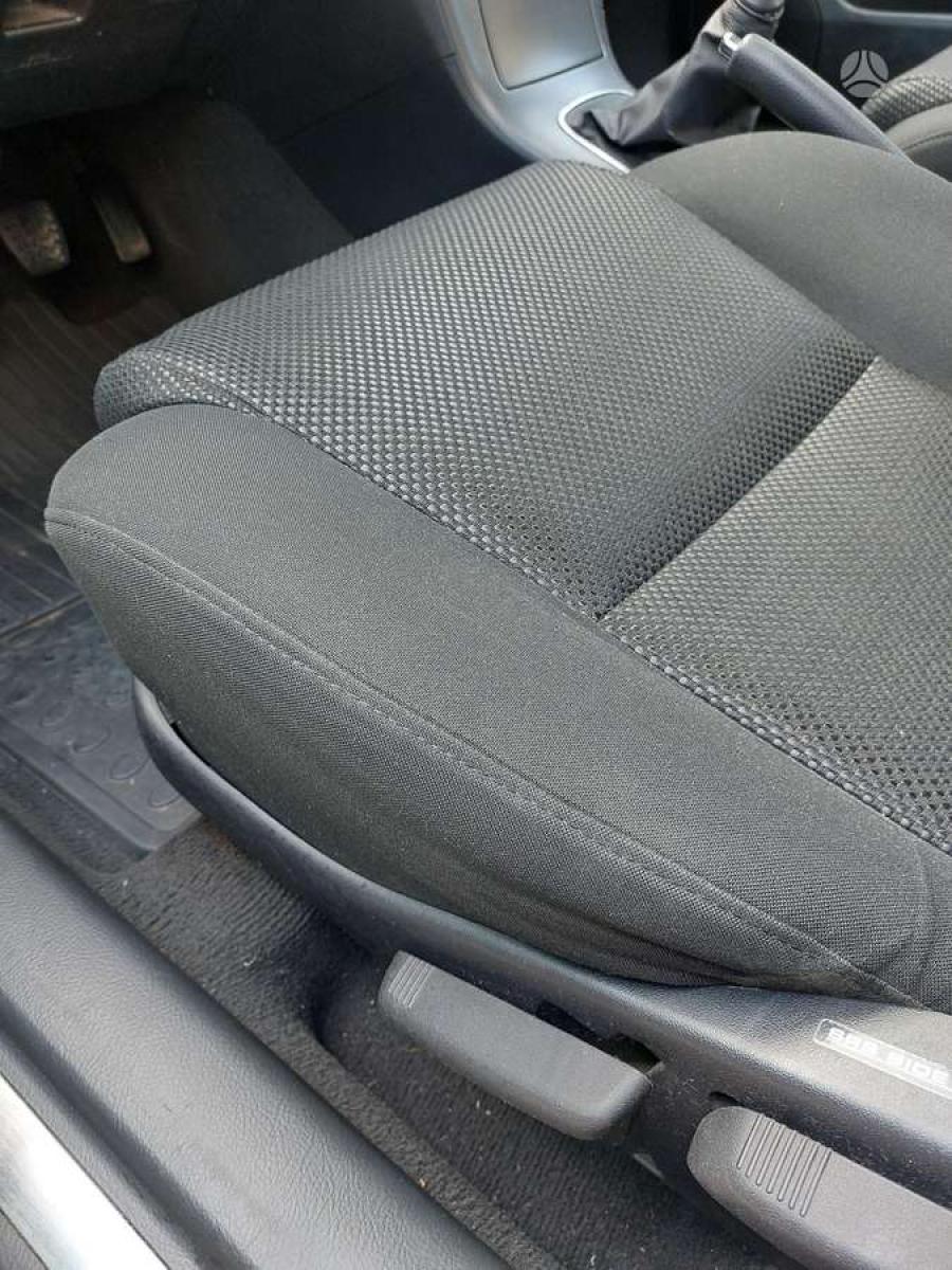 Pelēks Toyota Avensis 2006 Klaipėda, ar dzinēja tilpumu 2.23 L un nobraukumu 202 tūkst. km par 2000 €, foto 19 vietnē AUTOMOTO.COM.LV