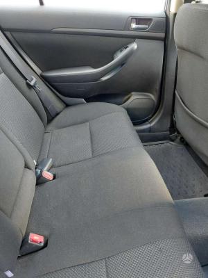 Pelēks Toyota Avensis 2006 Klaipėda, ar dzinēja tilpumu 2.23 L un nobraukumu 202 tūkst. km par 2000 €, foto 26 vietnē AUTOMOTO.COM.LV
