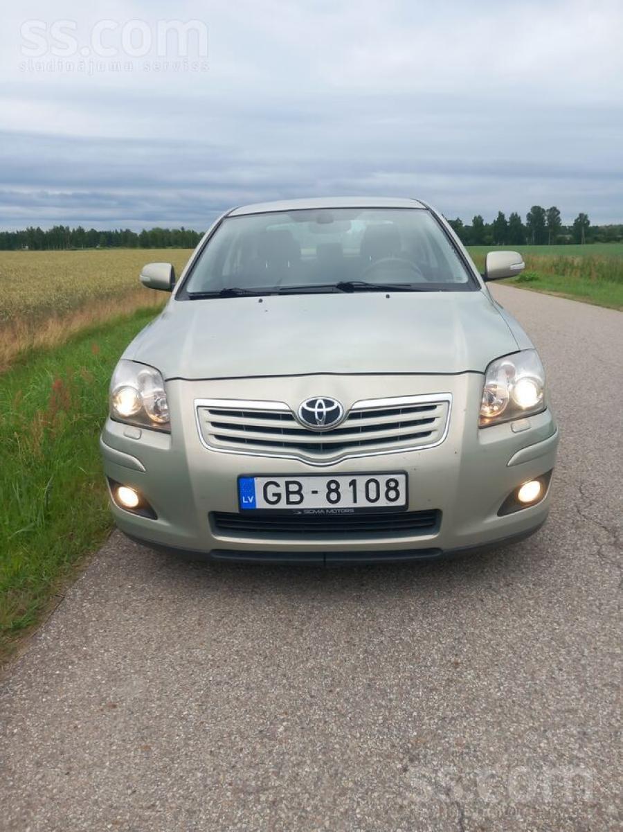 Серый Тойота Авенсис 2006 в Рига, объемом двигателя 2.00 л и пробегом 216 тыс. км за 2600 €, фото 1 на AUTOMOTO.COM.LV