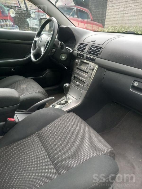 Grey Toyota Avensis 2006 in Riga, with an engine capacity of 2.00 L and mileage of 216 thousand km for 2600 €, photo 8 on AUTOMOTO.COM.LV