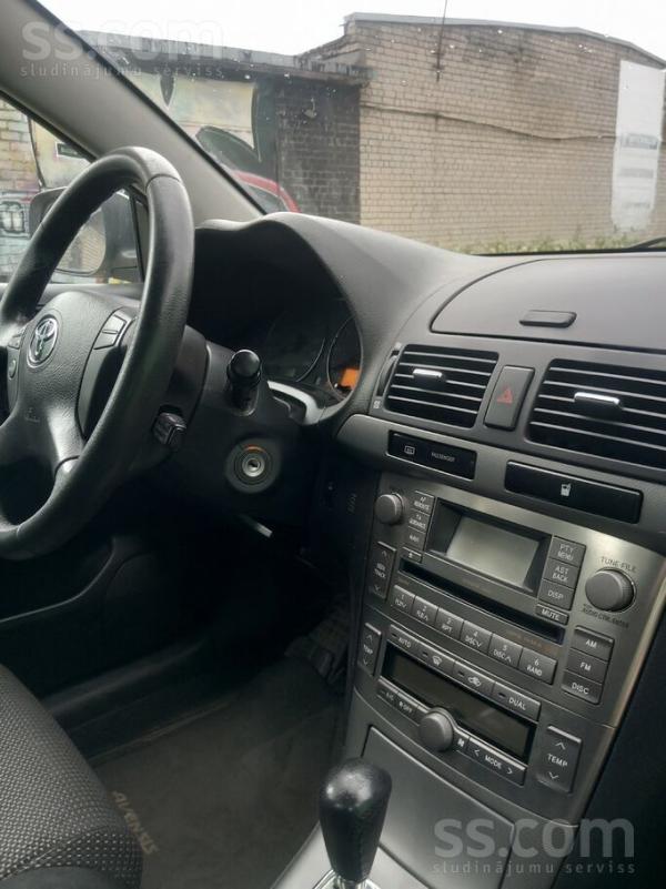 Grey Toyota Avensis 2006 in Riga, with an engine capacity of 2.00 L and mileage of 216 thousand km for 2600 €, photo 9 on AUTOMOTO.COM.LV