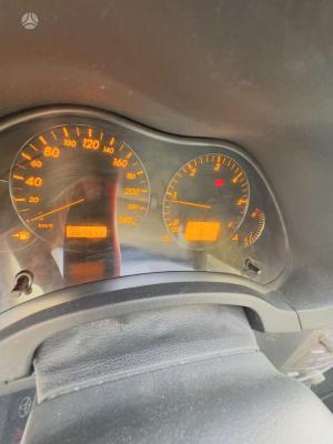 Pelēks Toyota Avensis 2006 Šauļi, ar dzinēja tilpumu 2.00 L un nobraukumu 3 tūkst. km par 1400 €, foto 4 vietnē AUTOMOTO.COM.LV