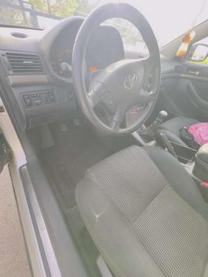 Pelēks Toyota Avensis 2006 Šauļi, ar dzinēja tilpumu 2.00 L un nobraukumu 3 tūkst. km par 1400 €, foto 5 vietnē AUTOMOTO.COM.LV