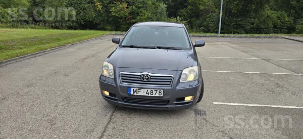 Grey Toyota Avensis 2006 in Dobele, with an engine capacity of 2.00 L and mileage of 330 thousand km for 1995 €, photo 1 on AUTOMOTO.COM.LV