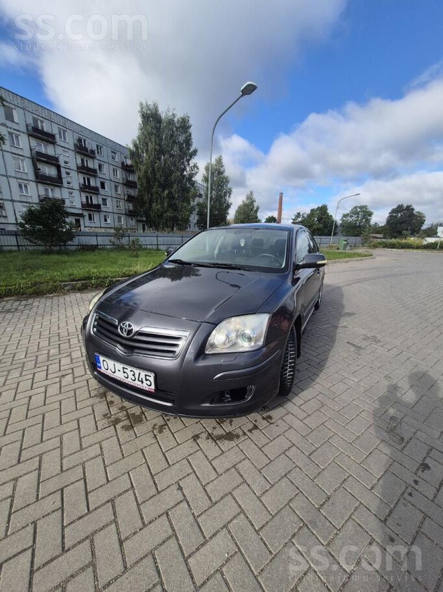 Pelēks Toyota Avensis 2006 Jēkabpils, ar dzinēja tilpumu 2.20 L un nobraukumu 336 tūkst. km par 1800 €, foto 1 vietnē AUTOMOTO.COM.LV