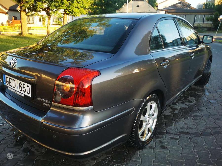 Pelēks Toyota Avensis 2006 Viļņa, ar dzinēja tilpumu 2.00 L un nobraukumu 256 tūkst. km par 2750 €, foto 13 vietnē AUTOMOTO.COM.LV