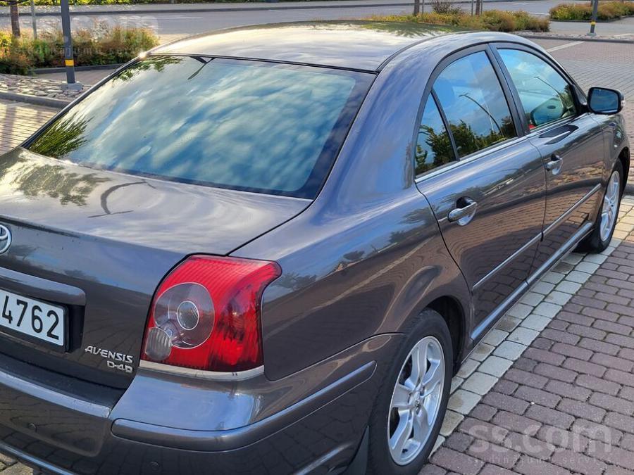 Grey Toyota Avensis 2006 in Ventspils, with an engine capacity of 2.20 L and mileage of 335 thousand km for 2200 €, photo 4 on AUTOMOTO.COM.LV
