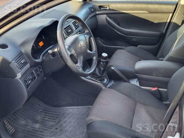 Grey Toyota Avensis 2006 in Ventspils, with an engine capacity of 2.20 L and mileage of 335 thousand km for 2200 €, photo 7 on AUTOMOTO.COM.LV