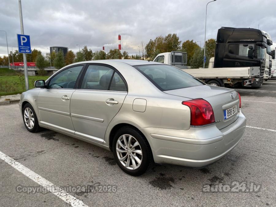 Pelēks Toyota Avensis 2006 Tallina, ar dzinēja tilpumu 2.20 L un nobraukumu 392 tūkst. km par 1300 €, foto 3 vietnē AUTOMOTO.COM.LV