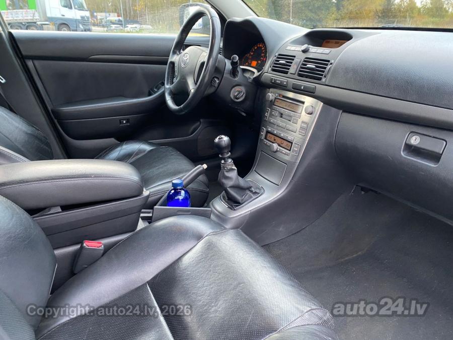 Pelēks Toyota Avensis 2006 Tallina, ar dzinēja tilpumu 2.20 L un nobraukumu 392 tūkst. km par 1300 €, foto 8 vietnē AUTOMOTO.COM.LV