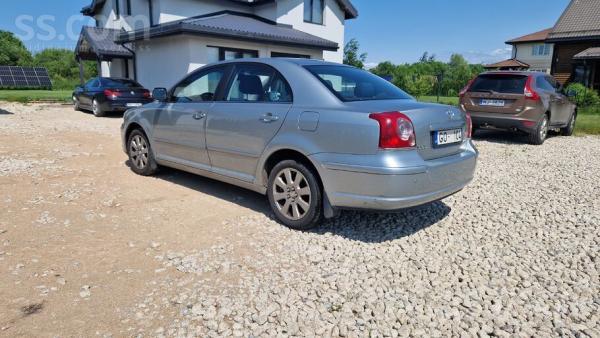 Grey Toyota Avensis 2007 in Riga, with an engine capacity of 1.80 L and mileage of 170 thousand km for 1200 €, photo 2 on AUTOMOTO.COM.LV