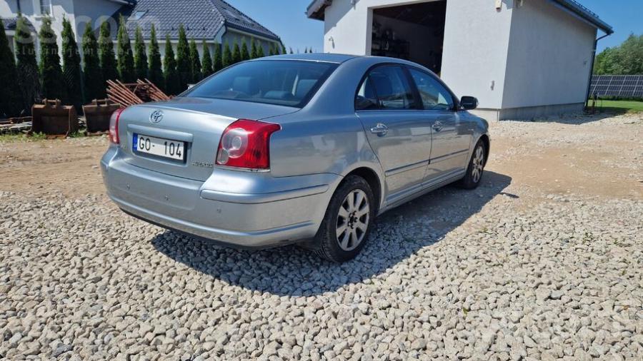 Grey Toyota Avensis 2007 in Riga, with an engine capacity of 1.80 L and mileage of 170 thousand km for 1200 €, photo 3 on AUTOMOTO.COM.LV