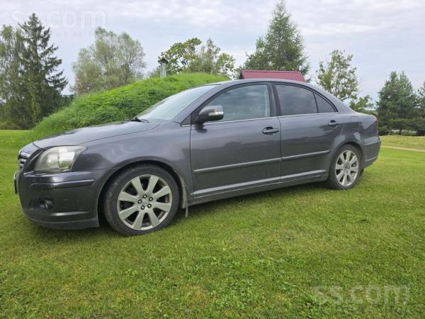 Grey Toyota Avensis 2007 in Riga, with an engine capacity of 2.00 L and mileage of 315 thousand km for 2200 €, photo 2 on AUTOMOTO.COM.LV