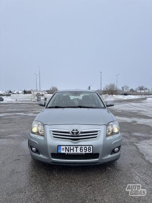 Pelēks Toyota Avensis 2007 Klaipėda, ar dzinēja tilpumu 2.00 L un nobraukumu 165 tūkst. km par 2650 €, foto 2 vietnē AUTOMOTO.COM.LV