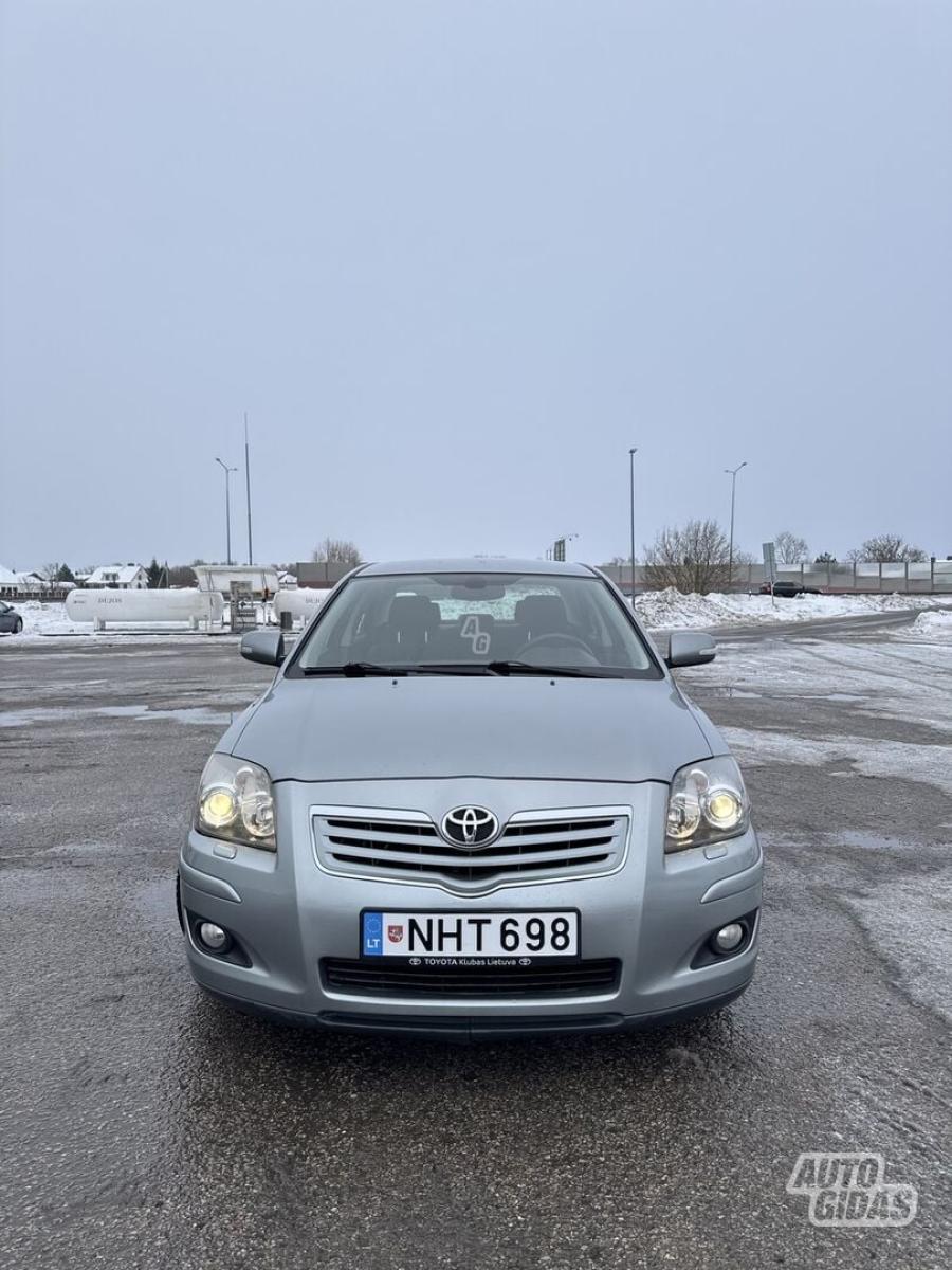 Pelēks Toyota Avensis 2007 Klaipėda, ar dzinēja tilpumu 2.00 L un nobraukumu 165 tūkst. km par 2650 €, foto 2 vietnē AUTOMOTO.COM.LV