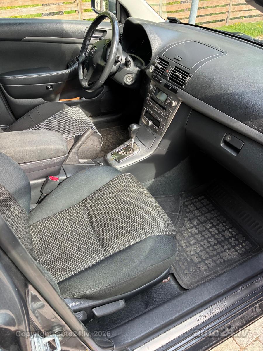 Pelēks Toyota Avensis 2007 Tallina, ar dzinēja tilpumu 2.00 L un nobraukumu 375 tūkst. km par 3400 €, foto 7 vietnē AUTOMOTO.COM.LV