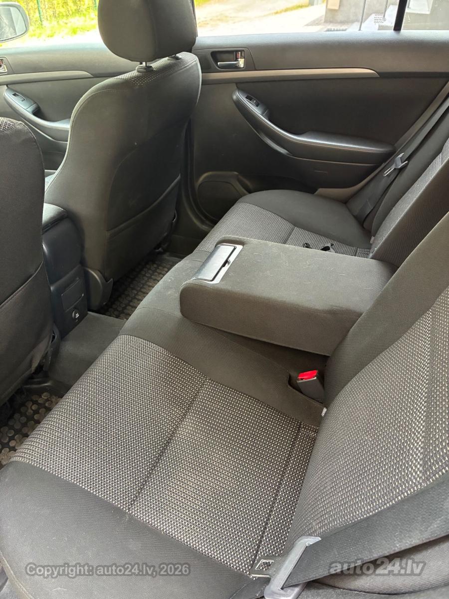 Pelēks Toyota Avensis 2007 Tallina, ar dzinēja tilpumu 2.00 L un nobraukumu 375 tūkst. km par 3400 €, foto 11 vietnē AUTOMOTO.COM.LV