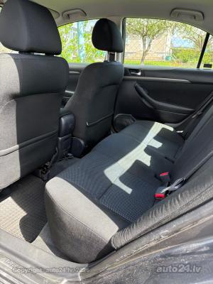 Pelēks Toyota Avensis 2007 Veru, ar dzinēja tilpumu 1.80 L un nobraukumu 327 tūkst. km par 2000 €, foto 5 vietnē AUTOMOTO.COM.LV