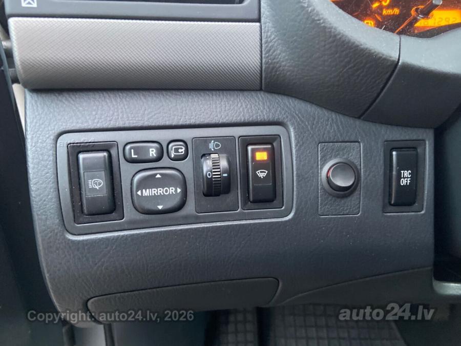Pelēks Toyota Avensis 2007 Tallina, ar dzinēja tilpumu 2.40 L un nobraukumu 204 tūkst. km par 4590 €, foto 19 vietnē AUTOMOTO.COM.LV