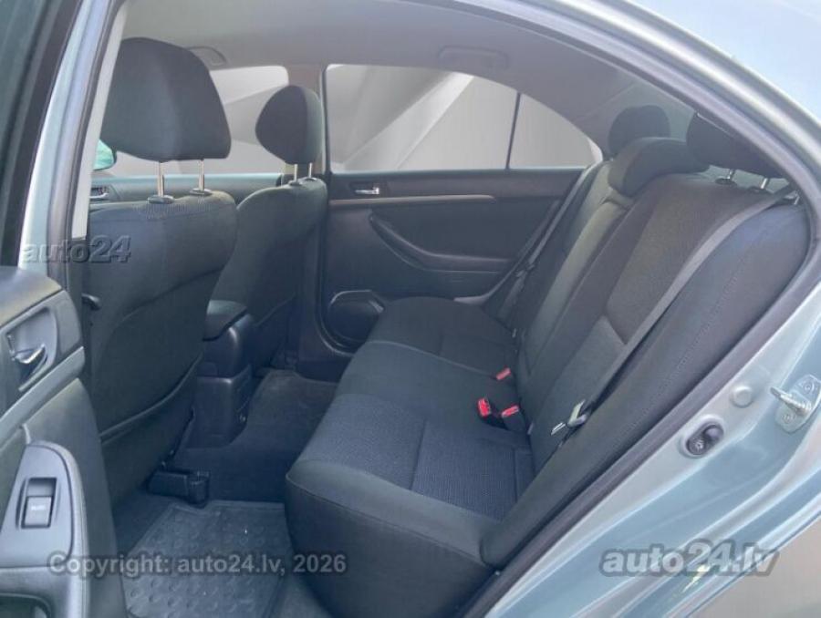 Pelēks Toyota Avensis 2007 Tallina, ar dzinēja tilpumu 2.40 L un nobraukumu 204 tūkst. km par 4590 €, foto 21 vietnē AUTOMOTO.COM.LV
