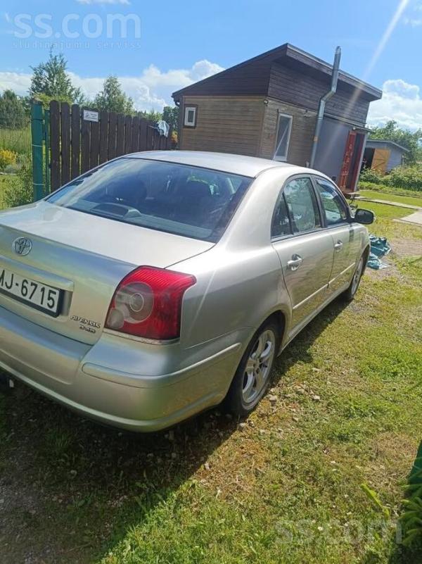 Grey Toyota Avensis 2007 in Jelgava, with an engine capacity of 2.20 L and mileage of 352 thousand km for 2200 €, photo 2 on AUTOMOTO.COM.LV