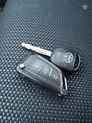 Серый Тойота Авенсис 2007 в Клайпеда, объемом двигателя 2.00 л и пробегом 257 тыс. км за 1999 €, фото 25 на AUTOMOTO.COM.LV