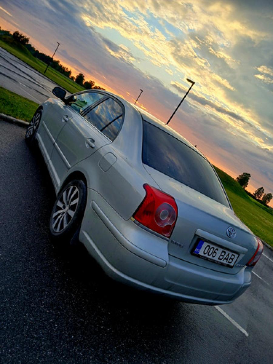 Grey Toyota Avensis 2007 in Rakvere, with an engine capacity of 2.00 L and mileage of 254 thousand km for 2300 €, photo 1 on AUTOMOTO.COM.LV