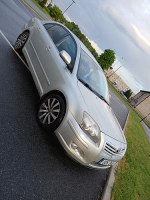 Grey Toyota Avensis 2007 in Rakvere, with an engine capacity of 2.00 L and mileage of 254 thousand km for 2300 €, photo 3 on AUTOMOTO.COM.LV