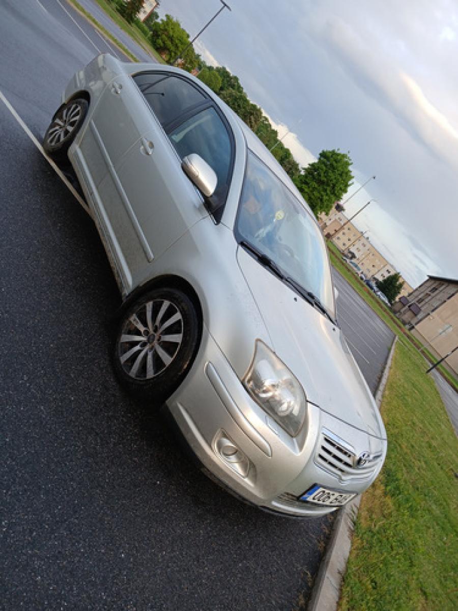 Grey Toyota Avensis 2007 in Rakvere, with an engine capacity of 2.00 L and mileage of 254 thousand km for 2300 €, photo 3 on AUTOMOTO.COM.LV