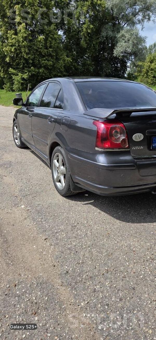 Grey Toyota Avensis 2007 in Kuldiga, with an engine capacity of 2.20 L and mileage of 282 thousand km for 2250 €, photo 6 on AUTOMOTO.COM.LV