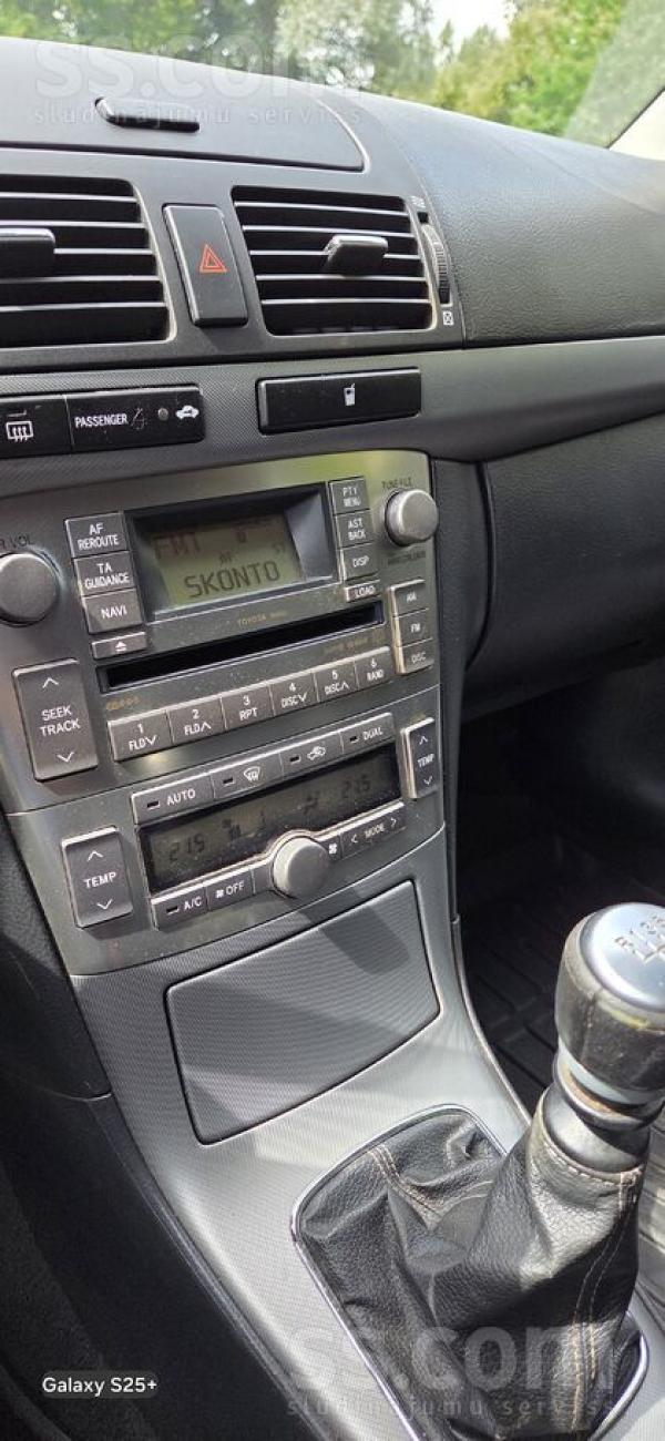 Grey Toyota Avensis 2007 in Kuldiga, with an engine capacity of 2.20 L and mileage of 282 thousand km for 2250 €, photo 8 on AUTOMOTO.COM.LV