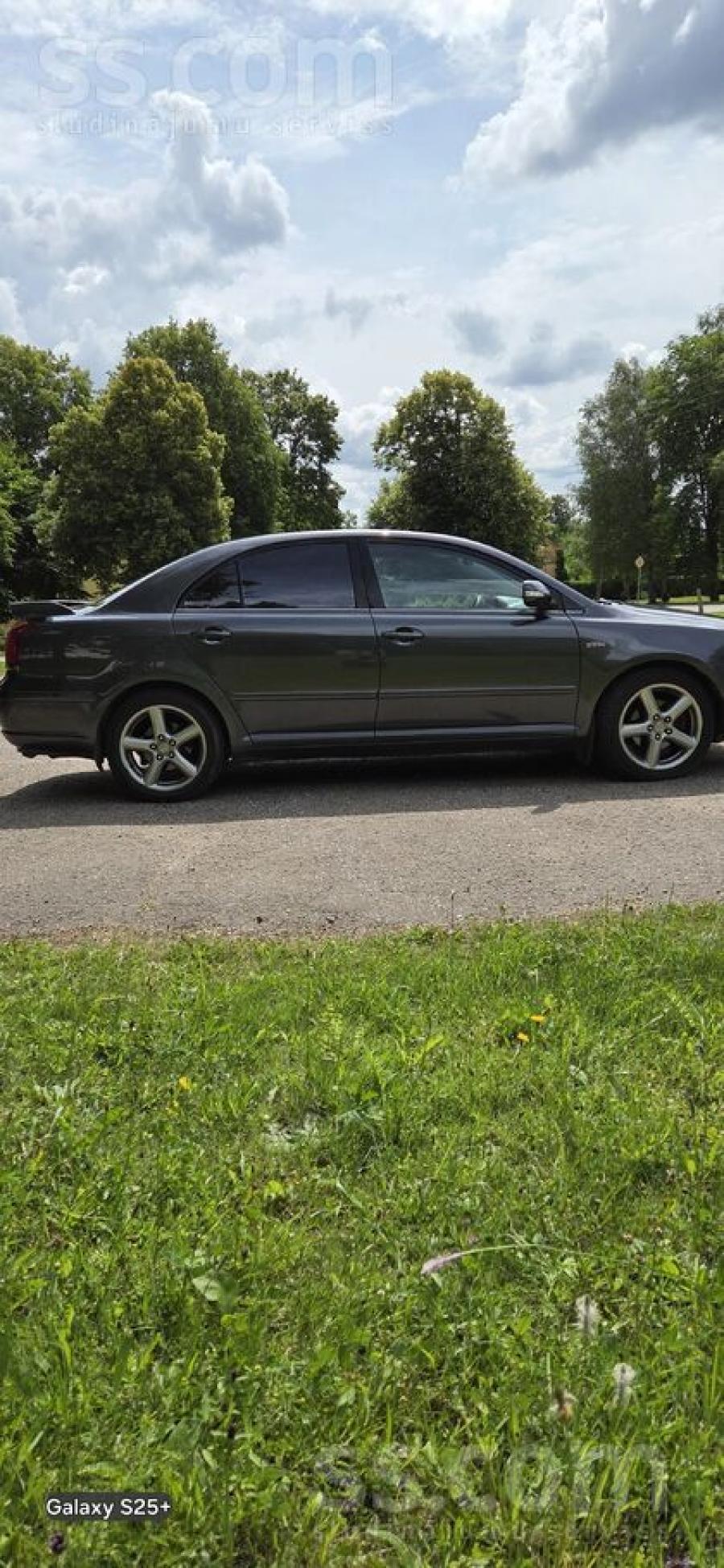 Grey Toyota Avensis 2007 in Kuldiga, with an engine capacity of 2.20 L and mileage of 0 thousand km for 1500 €, photo 5 on AUTOMOTO.COM.LV
