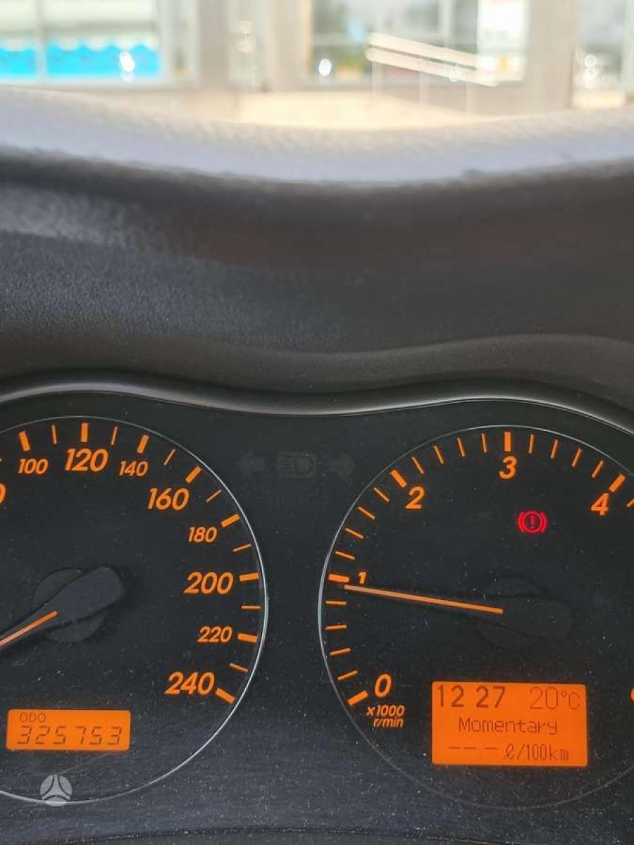 Pelēks Toyota Avensis 2007 Klaipėda, ar dzinēja tilpumu 2.00 L un nobraukumu 326 tūkst. km par 1200 €, foto 5 vietnē AUTOMOTO.COM.LV