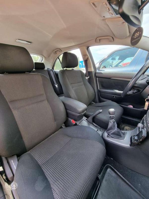 Grey Toyota Avensis 2007 in Klaipeda, with an engine capacity of 2.00 L and mileage of 326 thousand km for 1200 €, photo 6 on AUTOMOTO.COM.LV