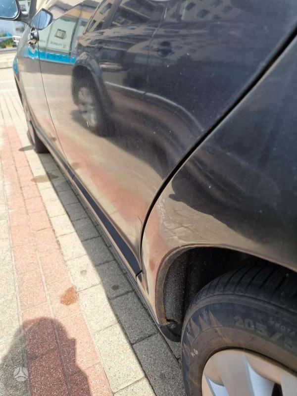 Grey Toyota Avensis 2007 in Klaipeda, with an engine capacity of 2.00 L and mileage of 326 thousand km for 1200 €, photo 10 on AUTOMOTO.COM.LV