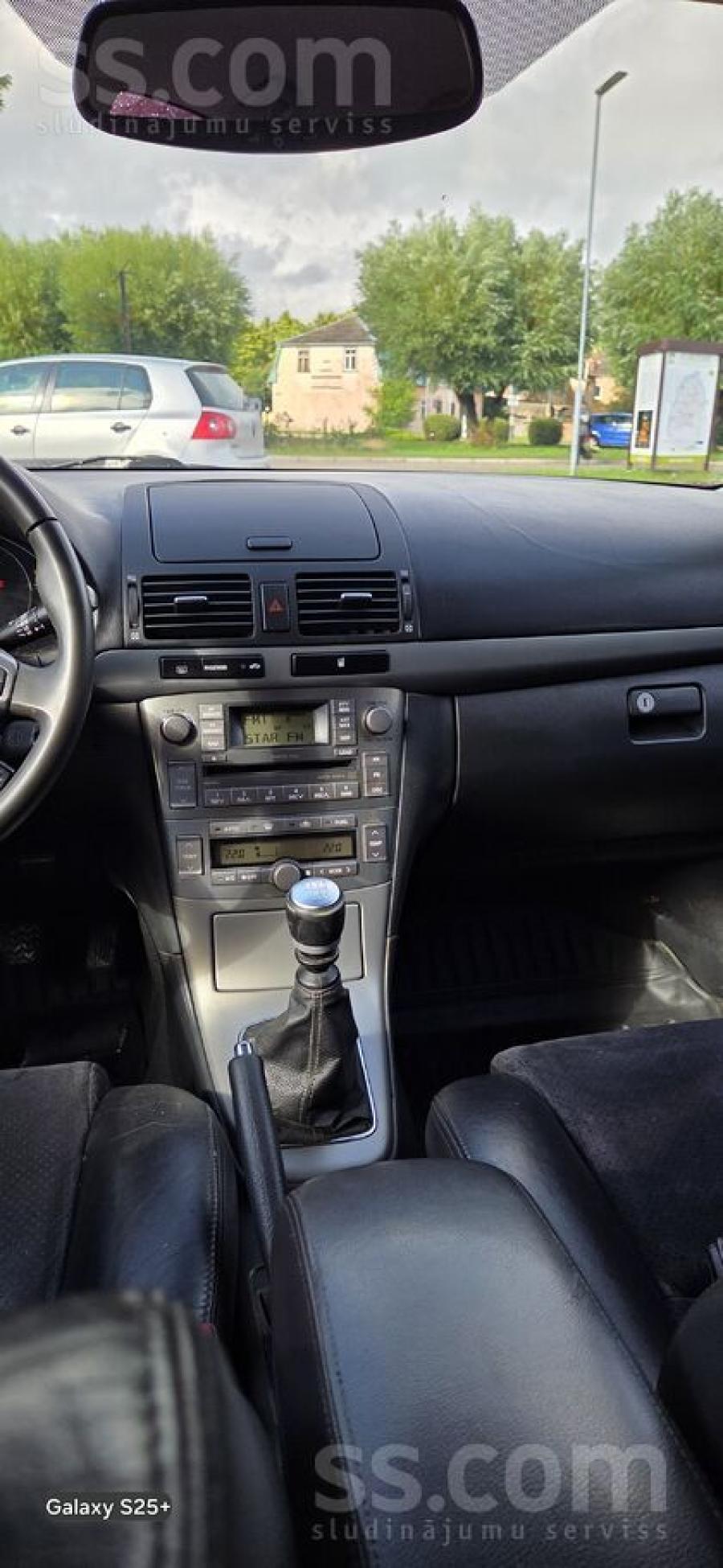 Grey Toyota Avensis 2007 in Kuldiga, with an engine capacity of 2.20 L and mileage of 282 thousand km for 1550 €, photo 6 on AUTOMOTO.COM.LV