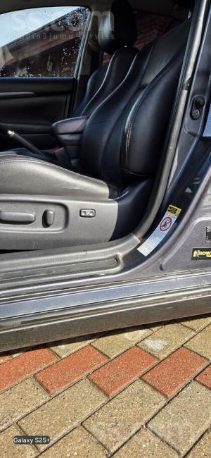 Grey Toyota Avensis 2007 in Kuldiga, with an engine capacity of 2.20 L and mileage of 282 thousand km for 1550 €, photo 8 on AUTOMOTO.COM.LV