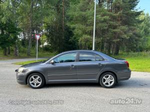 Серый Тойота Авенсис 2007 в Валга, объемом двигателя 2.20 л и пробегом 370 тыс. км за 900 €, фото 4 на AUTOMOTO.COM.LV