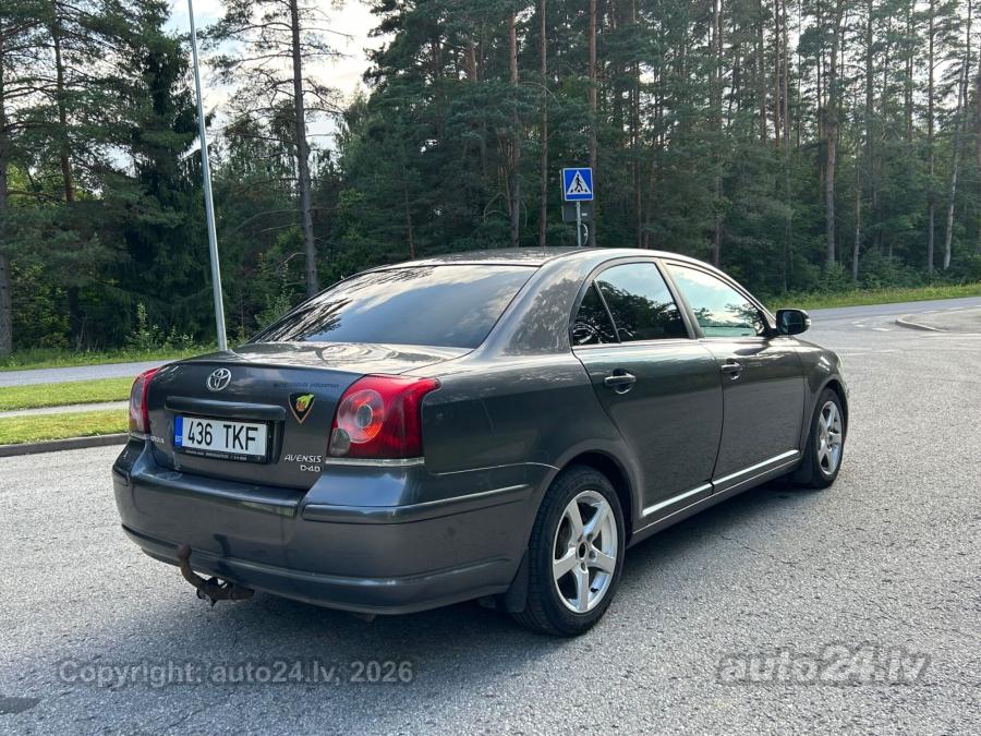 Серый Тойота Авенсис 2007 в Валга, объемом двигателя 2.20 л и пробегом 370 тыс. км за 900 €, фото 5 на AUTOMOTO.COM.LV