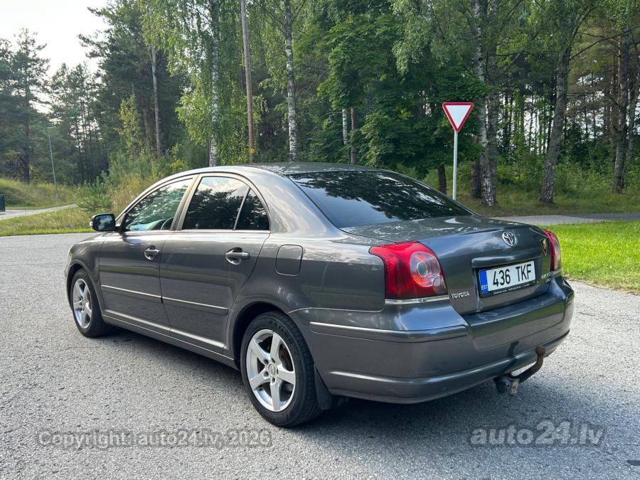 Серый Тойота Авенсис 2007 в Валга, объемом двигателя 2.20 л и пробегом 370 тыс. км за 900 €, фото 6 на AUTOMOTO.COM.LV