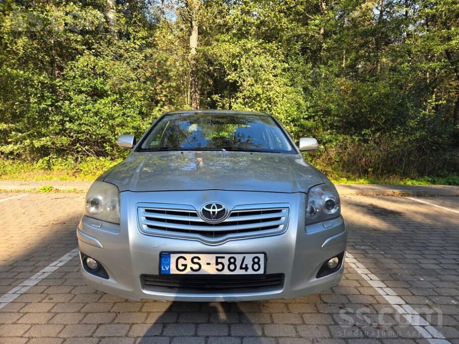 Pelēks Toyota Avensis 2007 Rīga, ar dzinēja tilpumu 2.40 L un nobraukumu 290 tūkst. km par 800 €, foto 3 vietnē AUTOMOTO.COM.LV