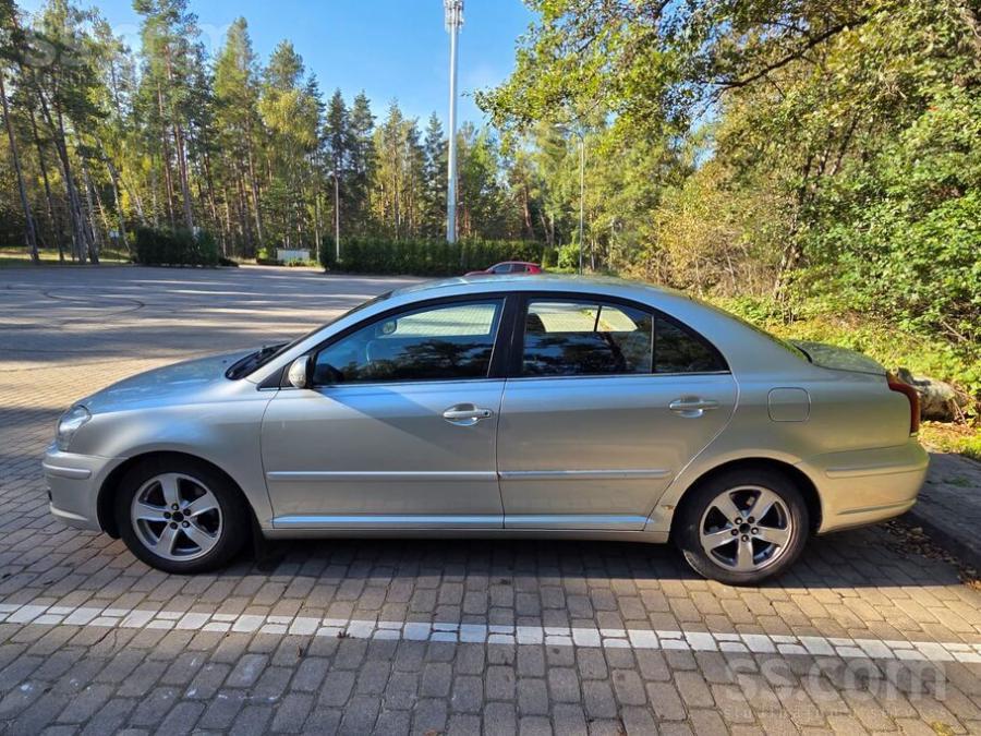 Pelēks Toyota Avensis 2007 Rīga, ar dzinēja tilpumu 2.40 L un nobraukumu 290 tūkst. km par 800 €, foto 5 vietnē AUTOMOTO.COM.LV