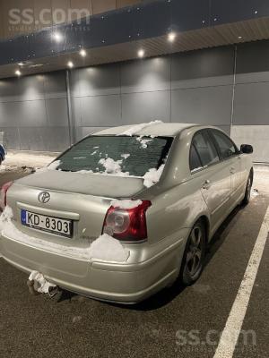 Grey Toyota Avensis 2007 in Riga, with an engine capacity of 2.00 L and mileage of 288 thousand km for 1650 €, photo 3 on AUTOMOTO.COM.LV
