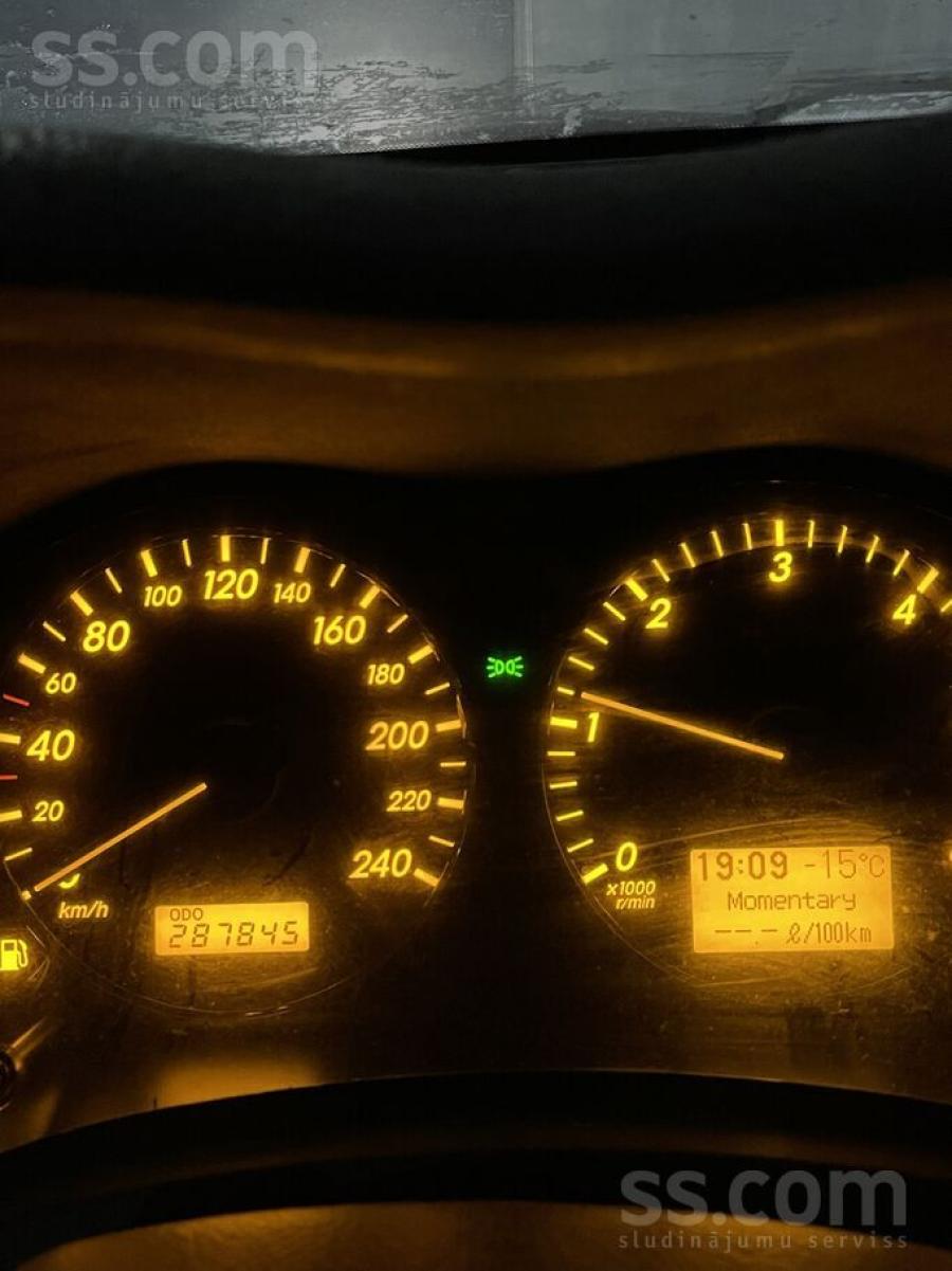 Grey Toyota Avensis 2007 in Riga, with an engine capacity of 2.00 L and mileage of 288 thousand km for 1650 €, photo 5 on AUTOMOTO.COM.LV