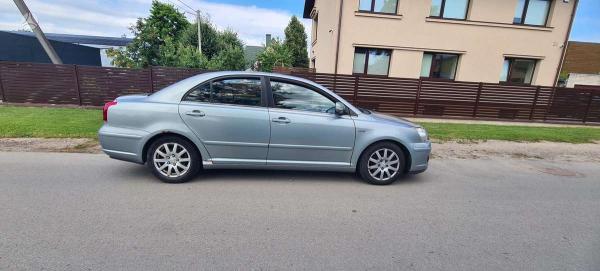 Grey Toyota Avensis 2007 in Kaunas, with an engine capacity of 2.23 L and mileage of 296 thousand km for 2600 €, photo 2 on AUTOMOTO.COM.LV