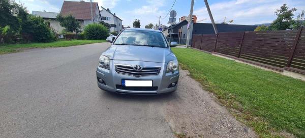 Grey Toyota Avensis 2007 in Kaunas, with an engine capacity of 2.23 L and mileage of 296 thousand km for 2600 €, photo 3 on AUTOMOTO.COM.LV